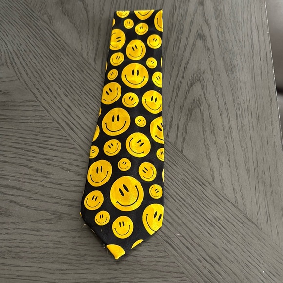 Addiction | Accessories | Smiley Faces Tie | Poshmark